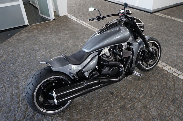 M1800R HCC Umbau mit selbstgebauten Metallfender - Galerie - M1800R Forum